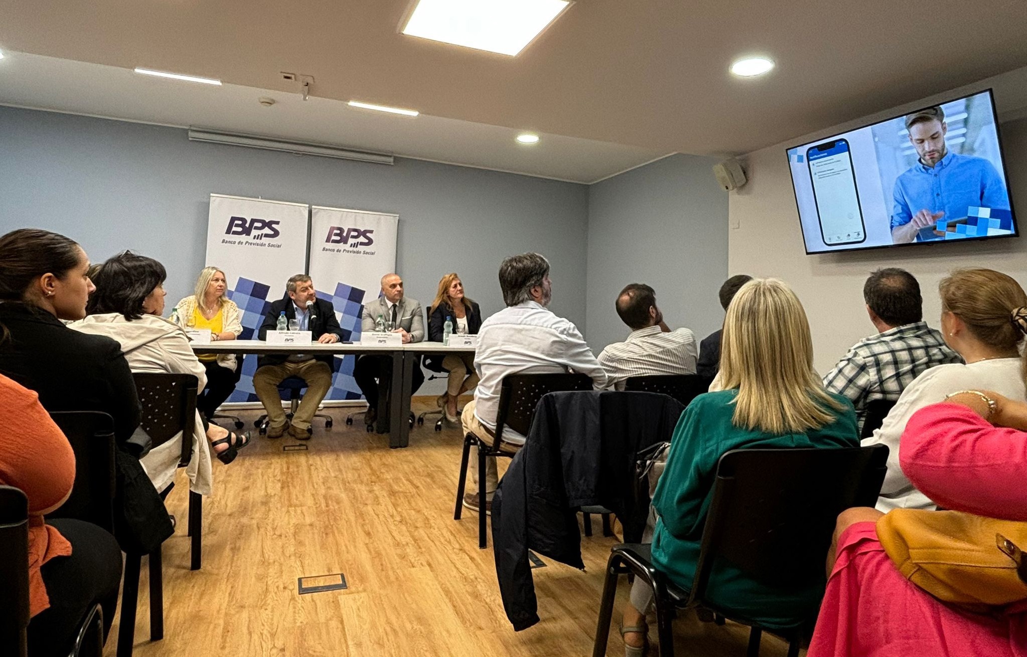 El BPS presentó nueva aplicación de servicios para los usuarios de la ...